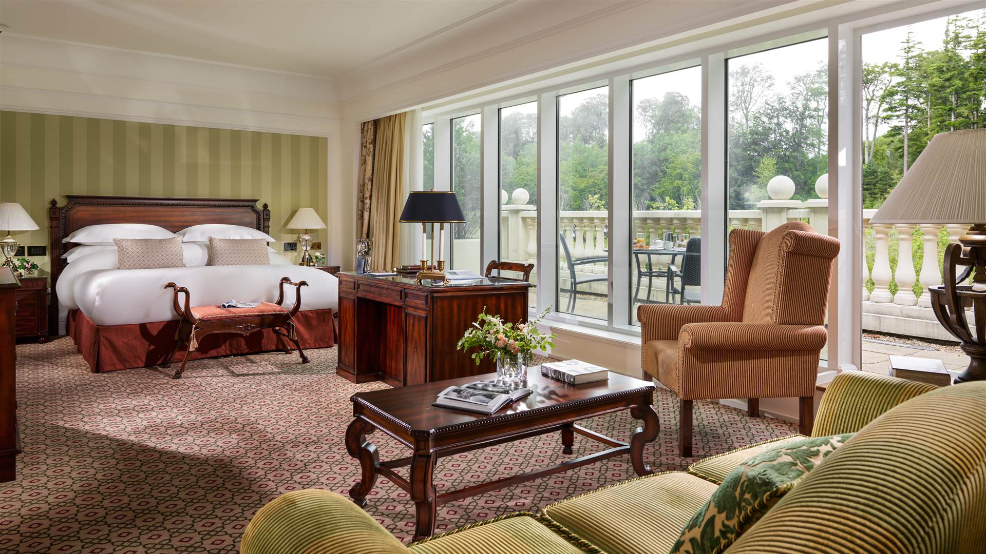 Luxury 5 star Hotel near Dublin 444