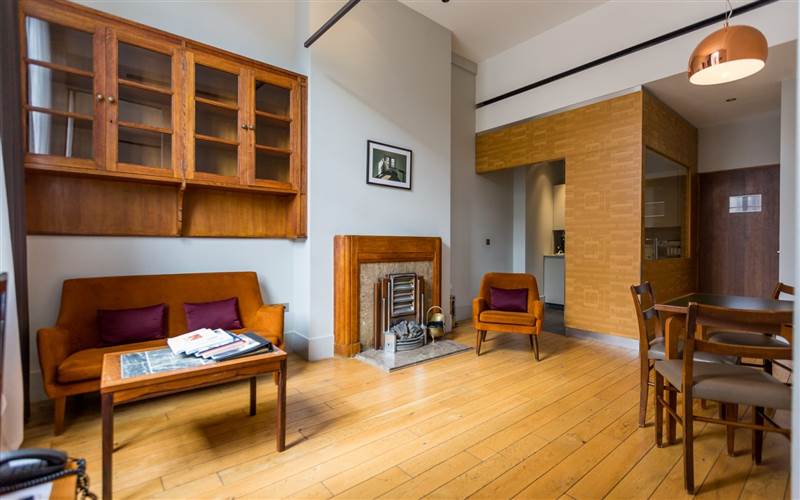 Townhall | Corner Room | E2 9NF | Bethnal Green | Town…